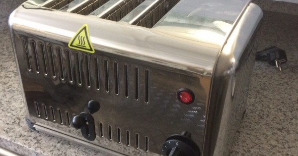 Becker's toaster 4-es